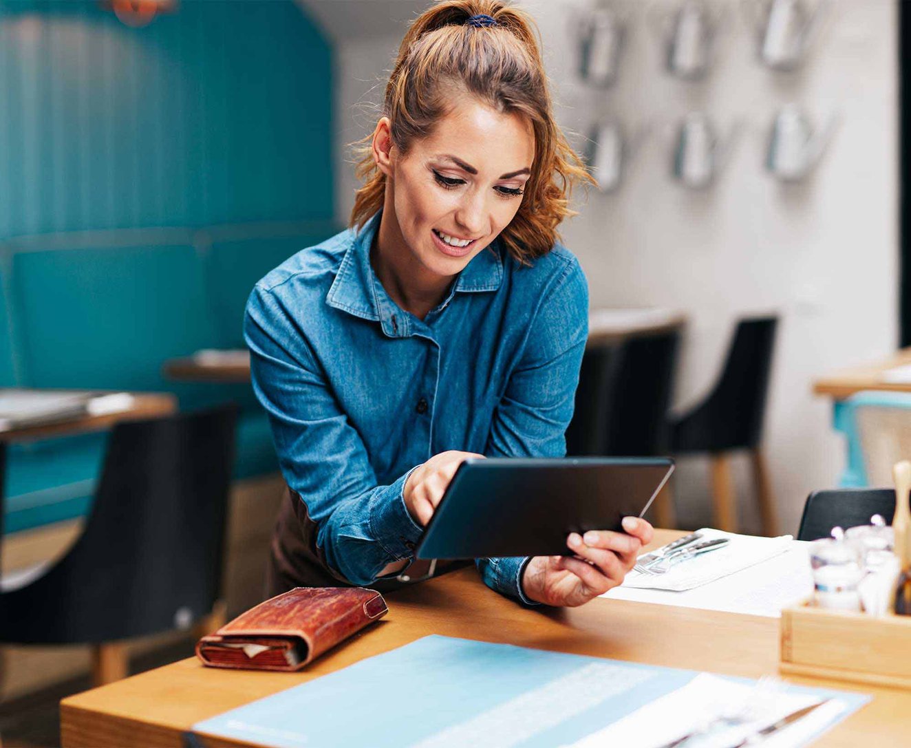 Finding Hospitality Staff: Tips For Writing a Job Ad