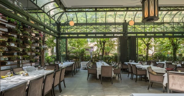 A Complete Guide to Lighting for Restaurants